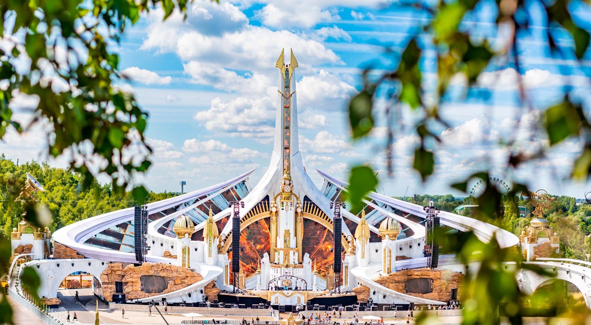 ¿Quién es el dueño de Tomorrowland? | Que Visitar en España